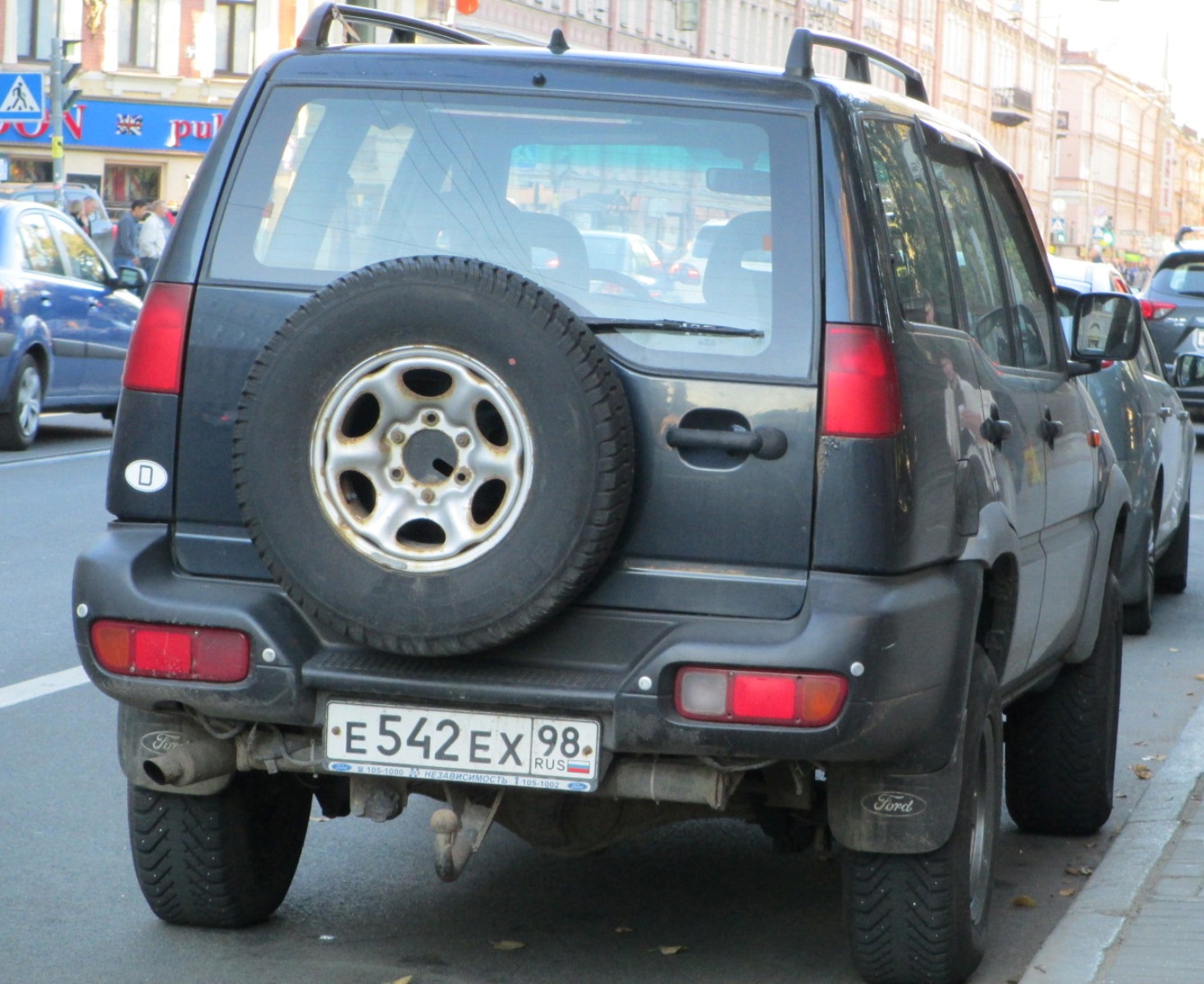 "е 542 ех 98" photos Ford Maverick. Russia